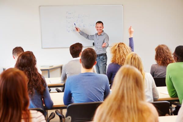 Wie werde ich Fachlehrer? Ausbildung zur Fachlehrerin | Azubiyo