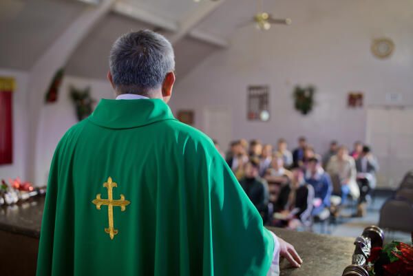 Wie werde ich Priester? Ausbildung zur Priesterin | Azubiyo