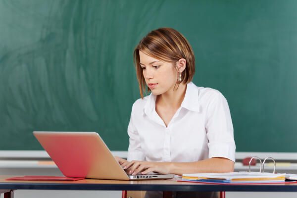 Wie werde ich Fachlehrer? Ausbildung zur Fachlehrerin | Azubiyo