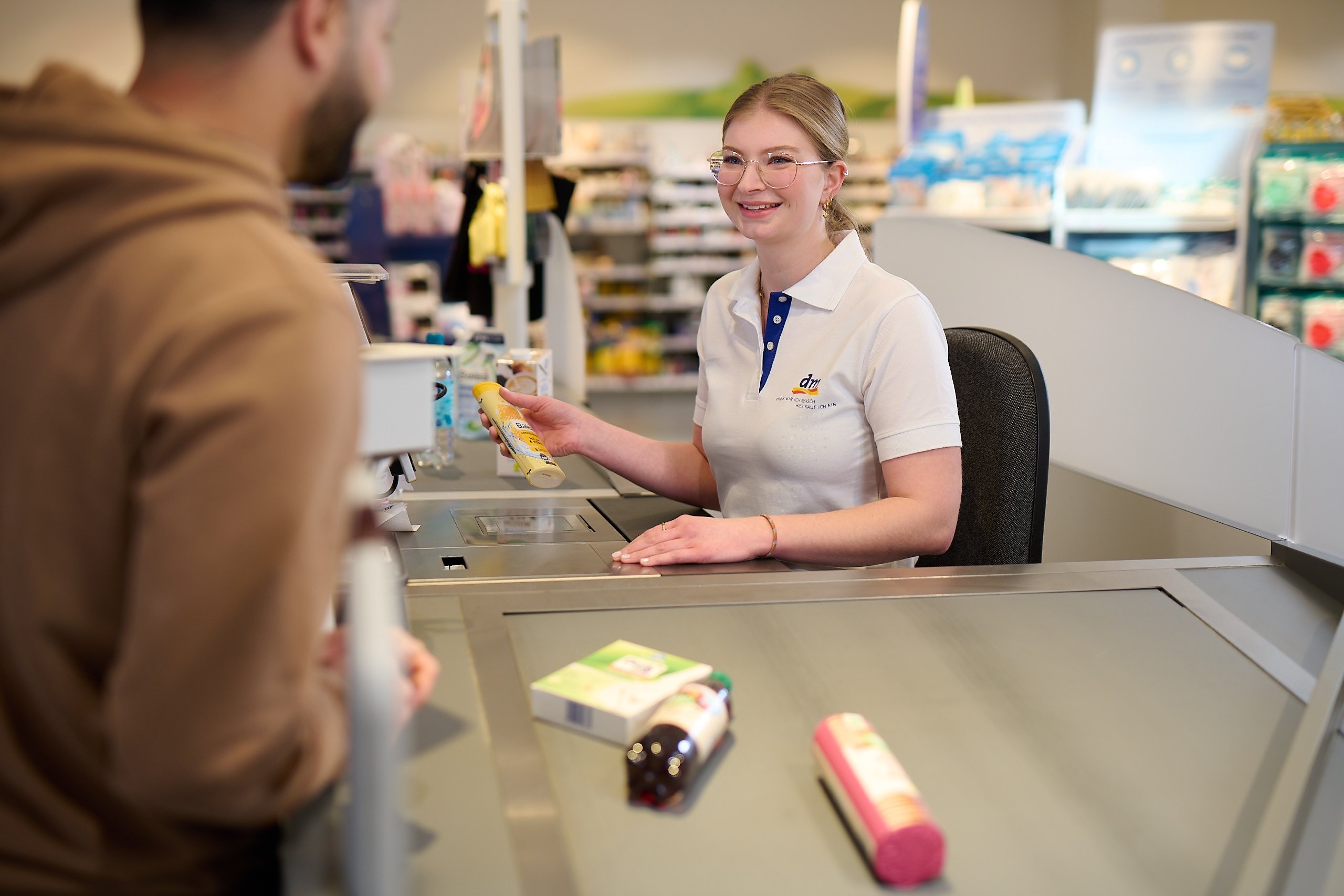 dm-drogerie markt GmbH + Co. KG Ausbildung: Infos & freie Stellen | Azubiyo